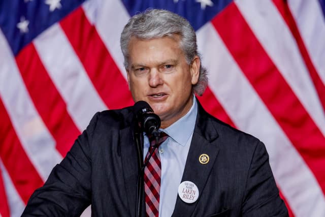 Trump respalda al congresista Mike Collins en las primarias para el ...