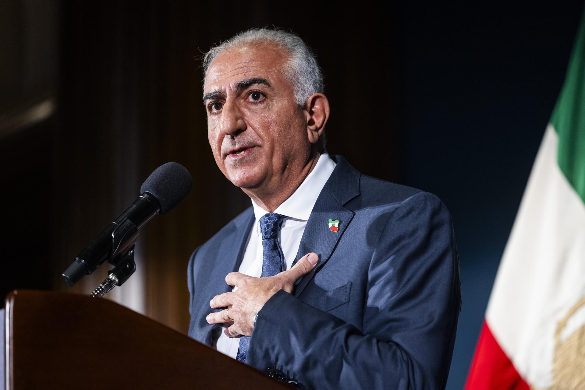 Heredero del sha de Irán pide "presión" al régimen iraní y propone un ...