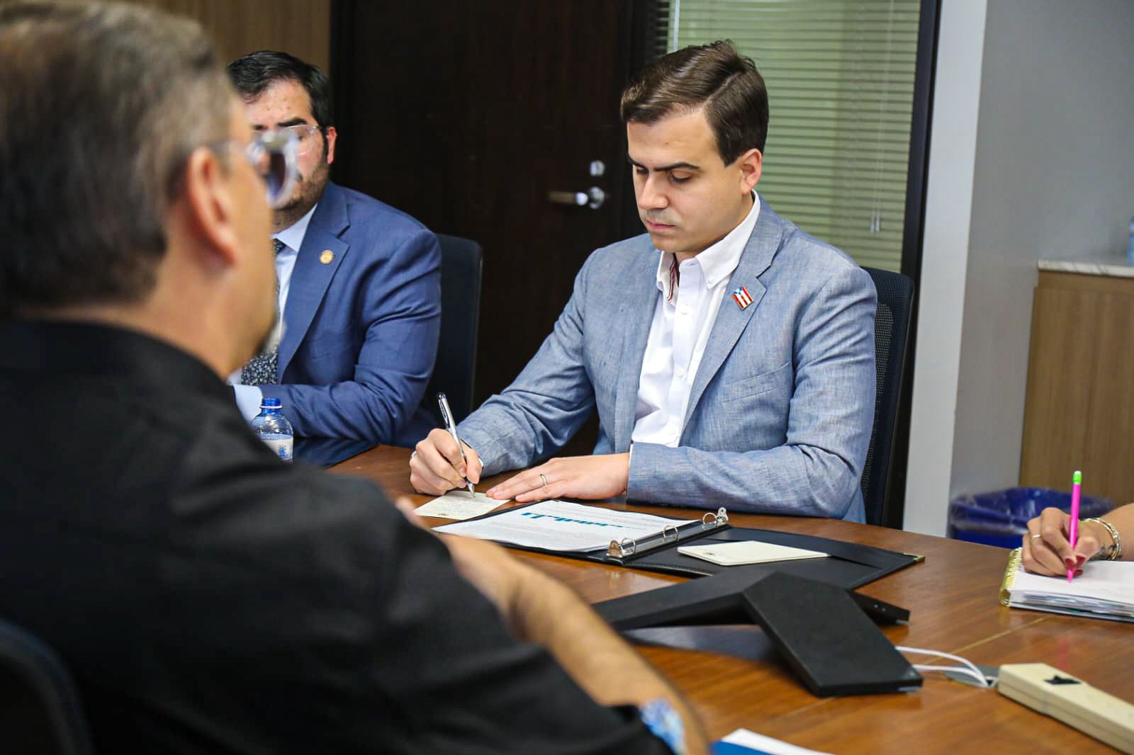 Comisionado Residente se reúne con el Director del COR3 | NewsPR